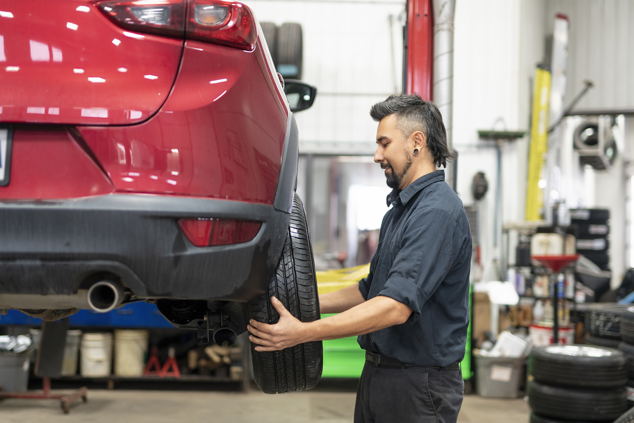 Guide Complet sur l'Entretien Automobile en 2024: Changement d'Huile ...